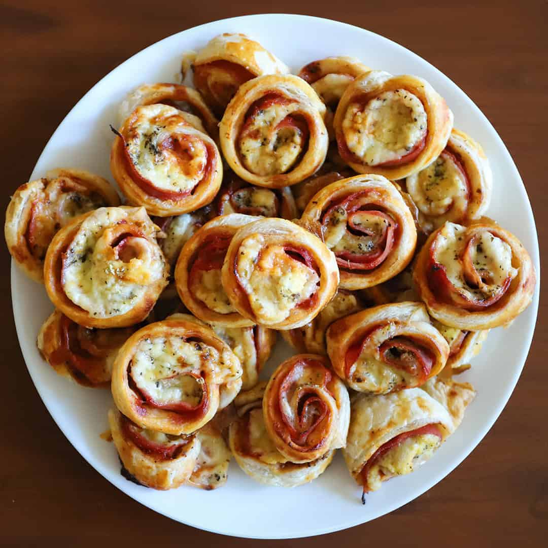 Family-Friendly Meal Ideas: Easy CINI Pizza Roll-Ups Recipe